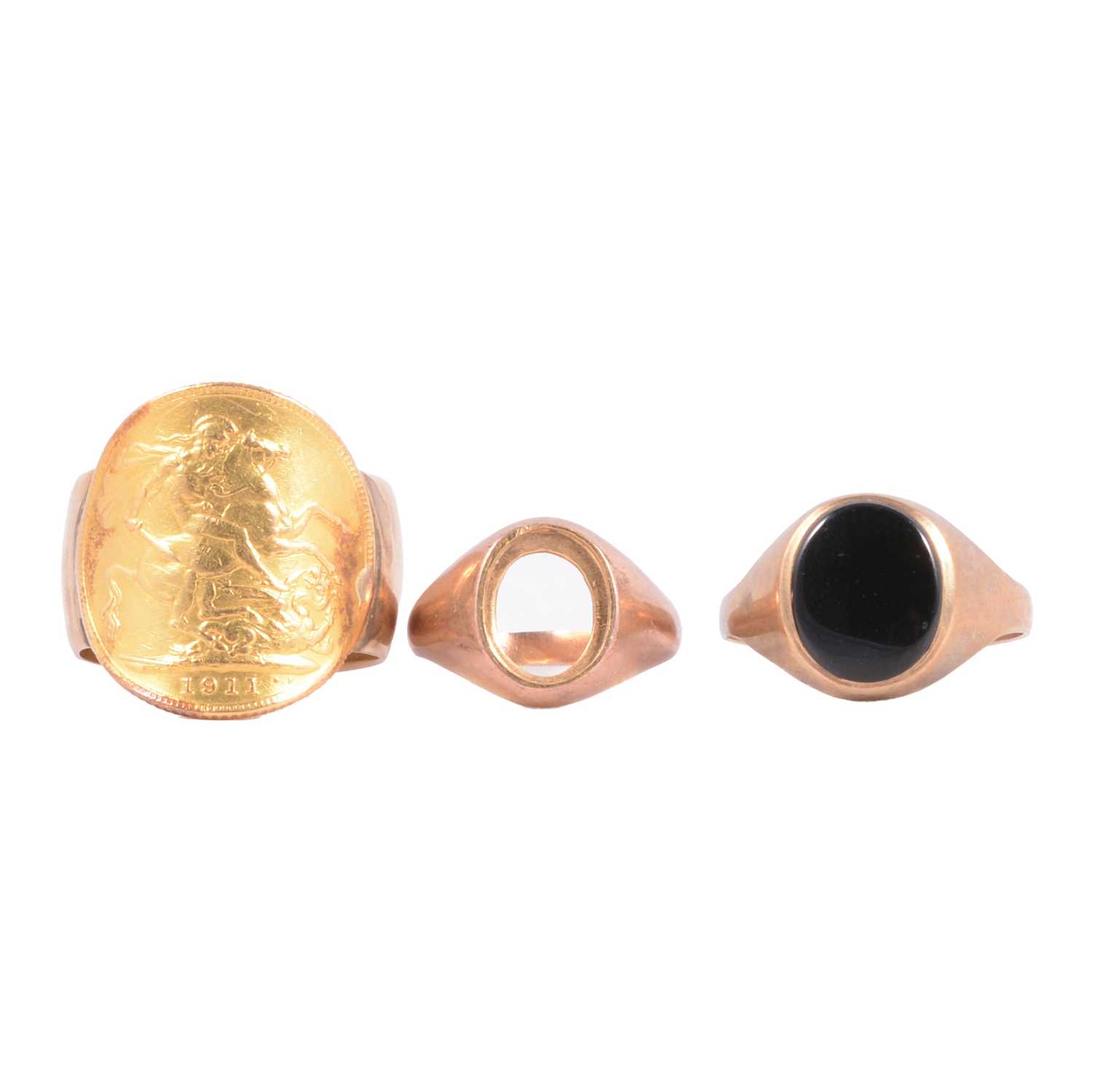 Lot 1129 - A Gold Full Sovereign Coin ring, two signet