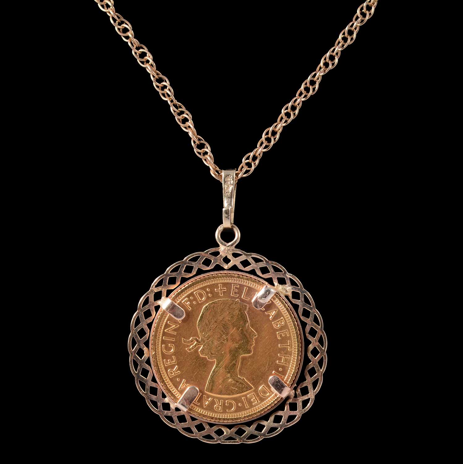 Lot 166 - A Gold Full Sovereign Coin pendant and chain.